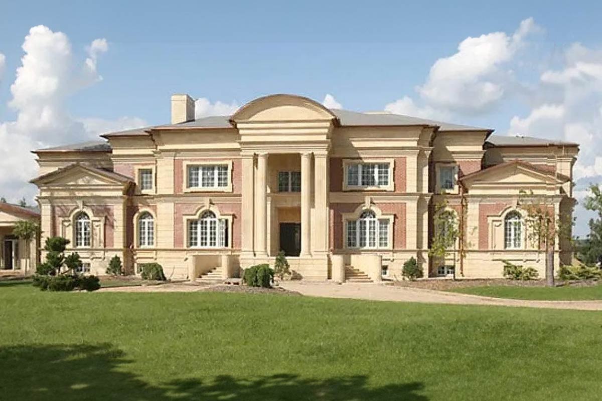 Luxury House Plan with a Refined Palatial Facade - 6076 Sq Ft (Floor ...